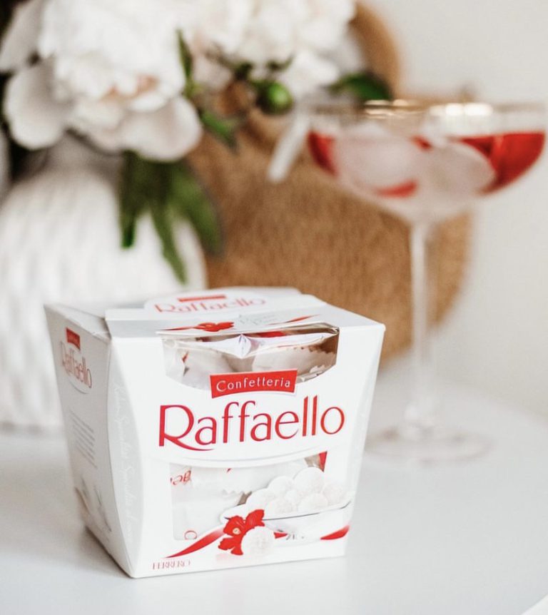 Raffaello iconic box – NuRit Flowers